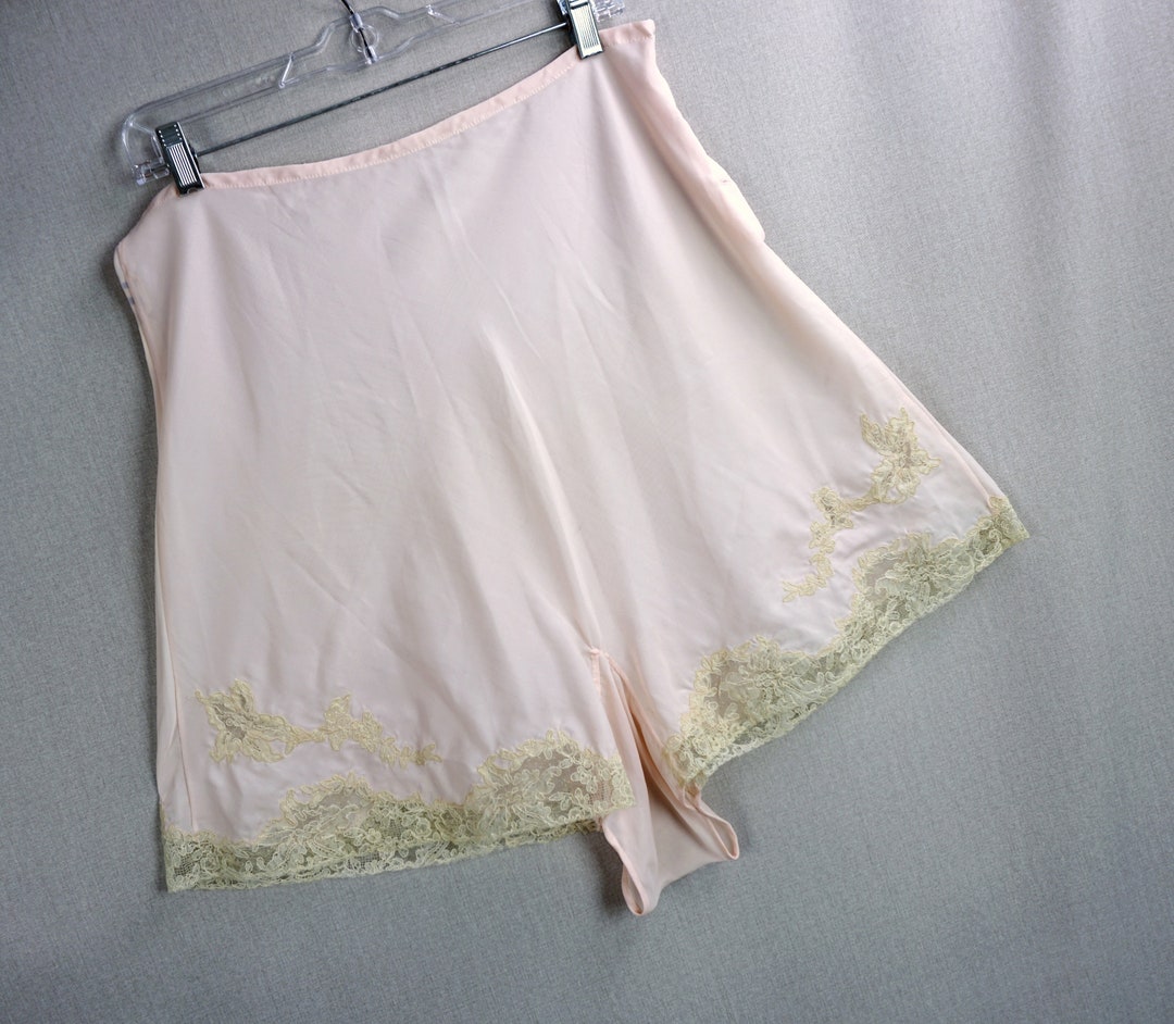 Vintage 1940s Pink Lace Step Ins or Tap Panties by Cor-ann, I Magnin ...