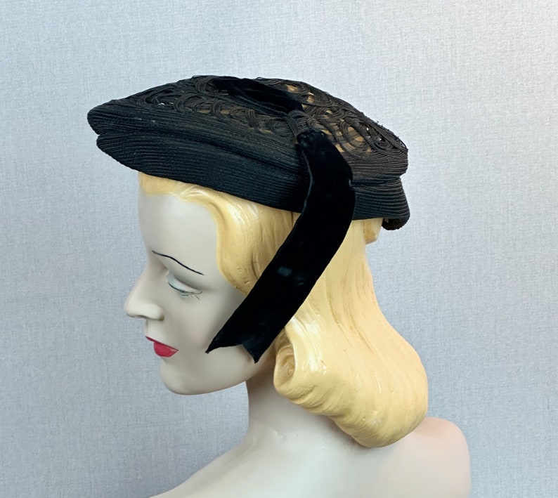 Vintage 1940s Black Crinoline and Velvet Asymmetrical Beret Hat - Etsy