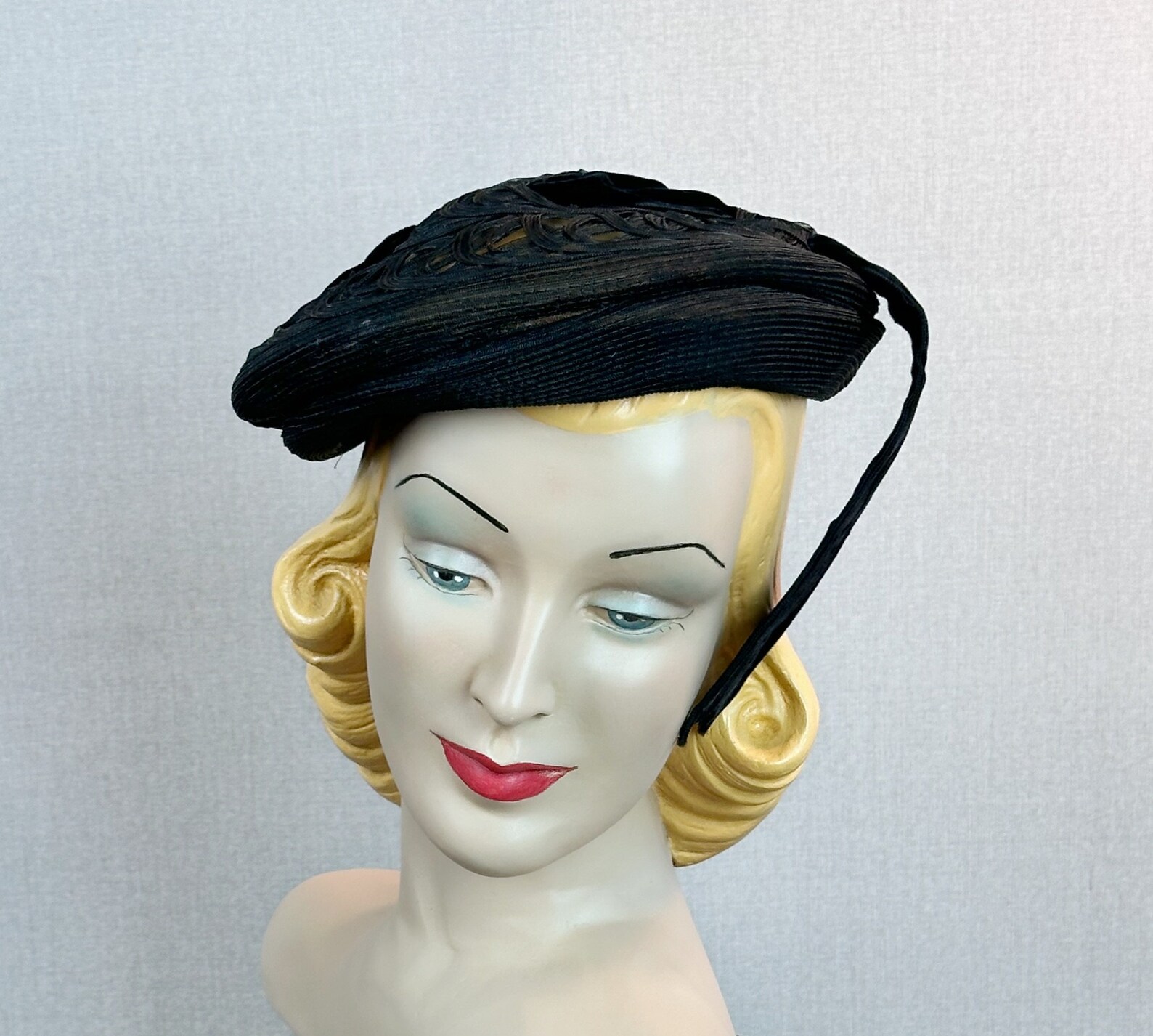 Vintage 1940s Black Crinoline and Velvet Asymmetrical Beret Hat - Etsy
