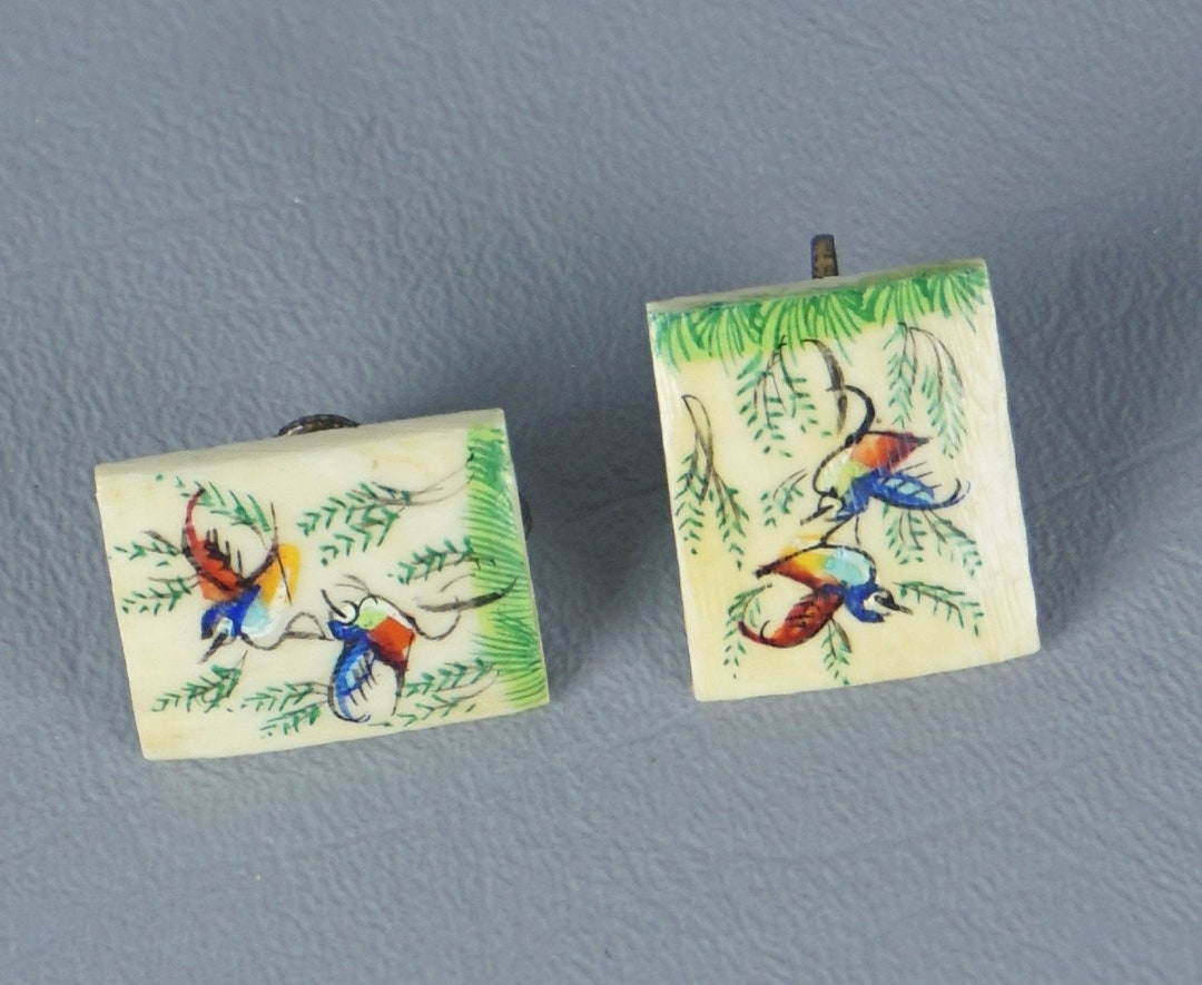 Vintage 40s Hand Painted Bird Motif Screw Back Earrings - Etsy