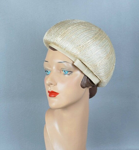 60s Ivory Bubble Crown Toque Hat by Coronet - Gem