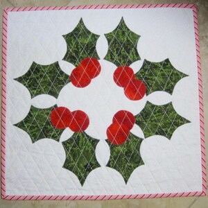 HOLLY BERRIES Mini Applique Quilt From Quilts by Elena Wall Hanging ...