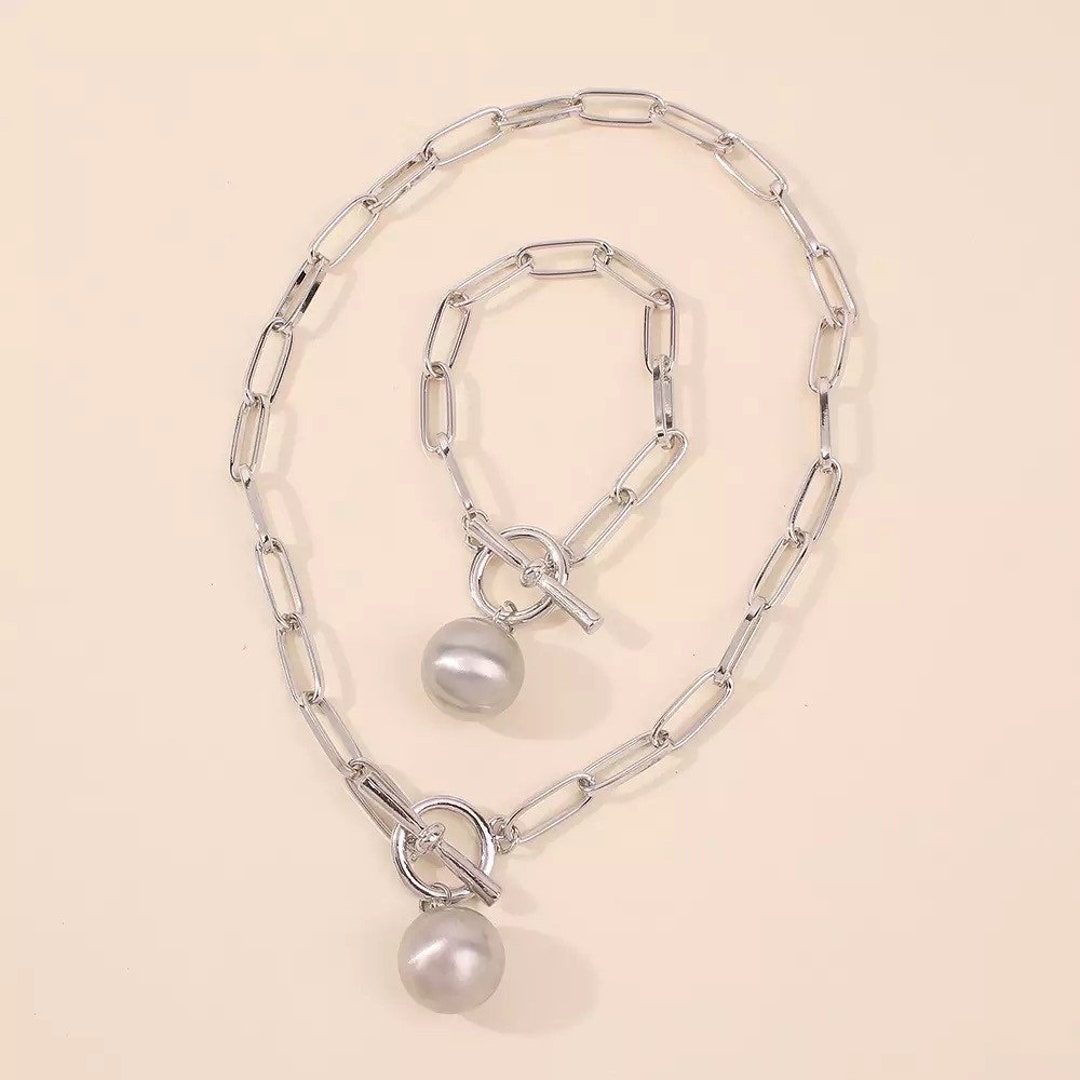 Fashionable Milky Stone Interlock Chain Necklace and Bracelet Jewelry ...