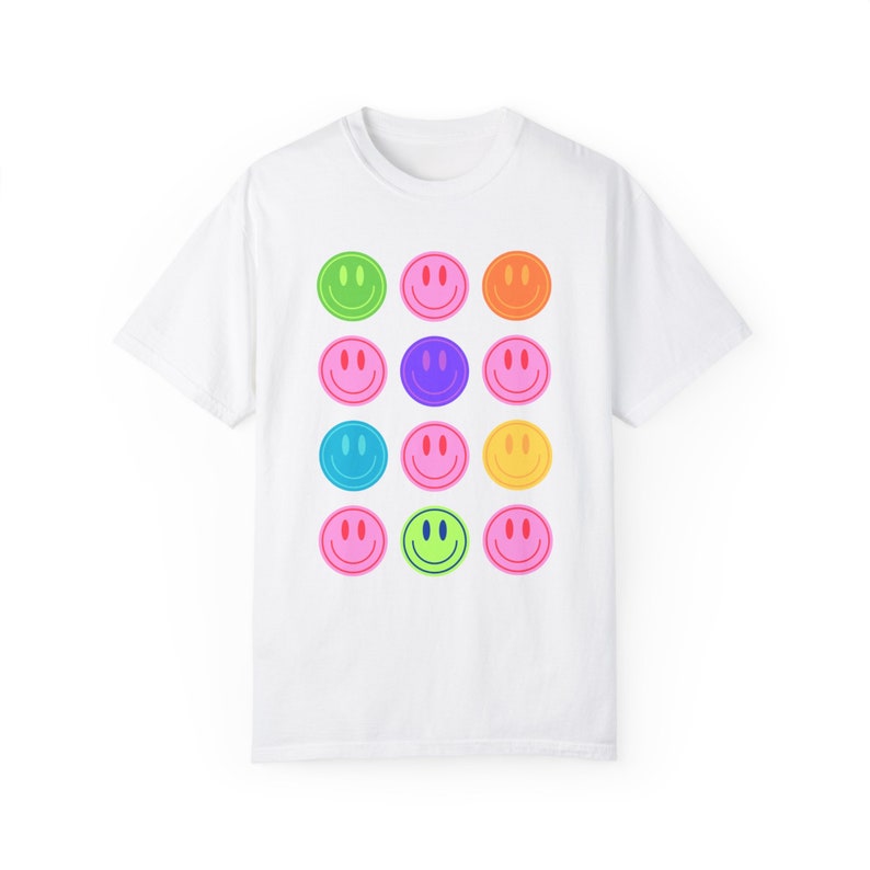 Smiley Face T-shirt - Etsy