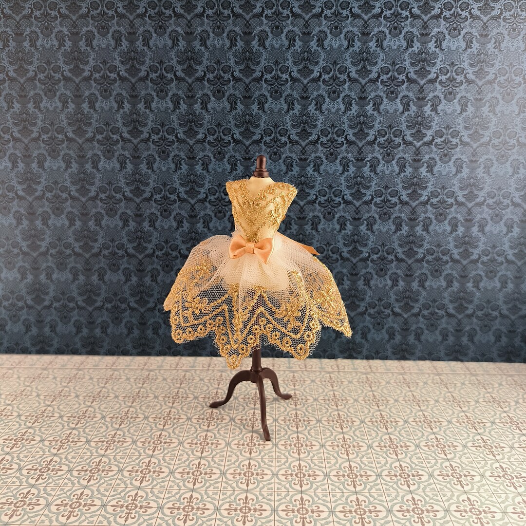 Miniature Dress Mannequin, 1/12 Scale for Dollhouse - Etsy