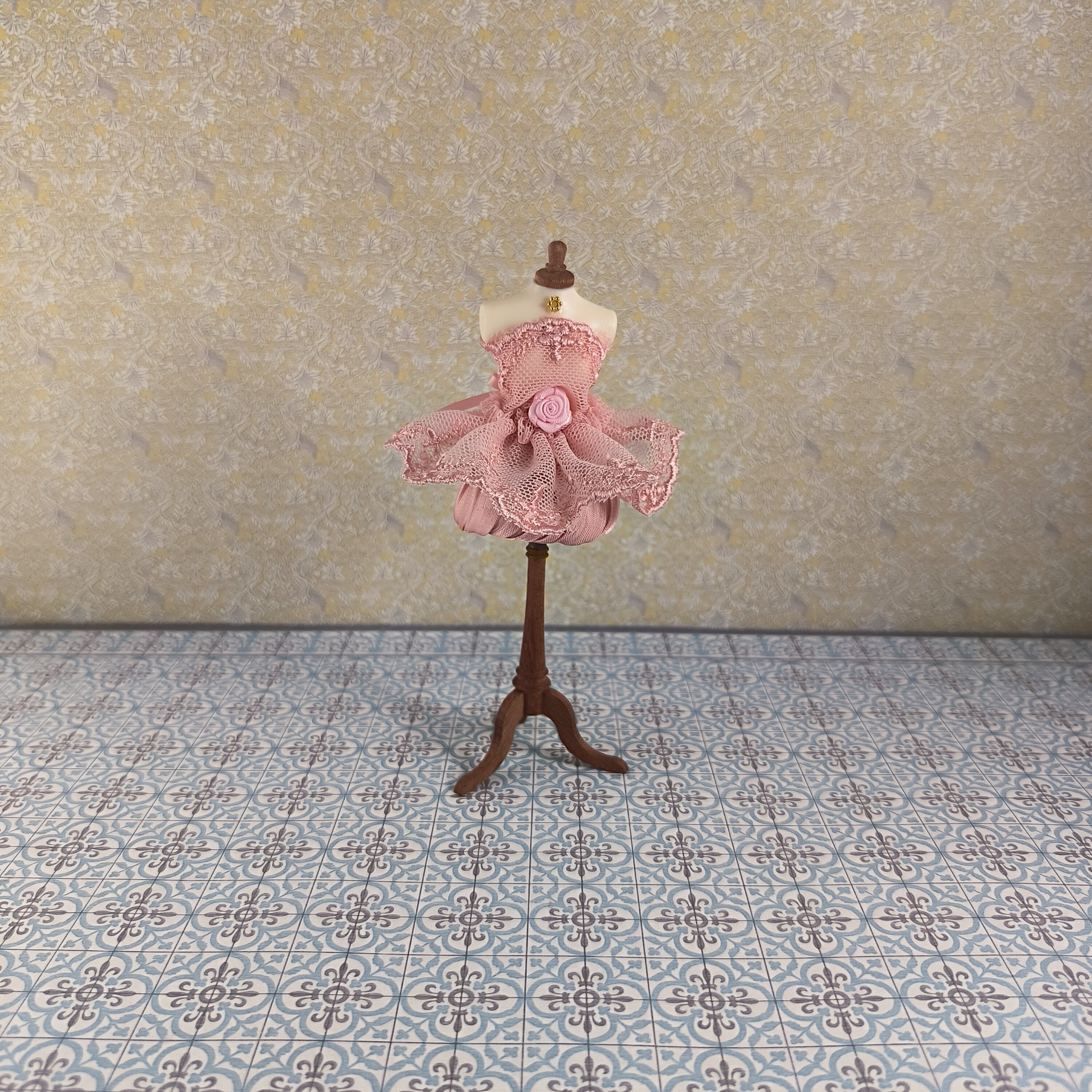 Dressmaker Mannequin Miniature Dress Form Mannequin 1/12 Scale ...