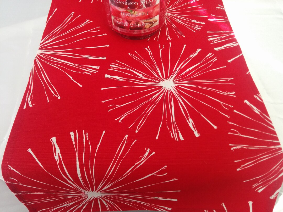 RED SPARKLE LINENS - Last Ones- Table Runner, Napkins, Placemats, White ...