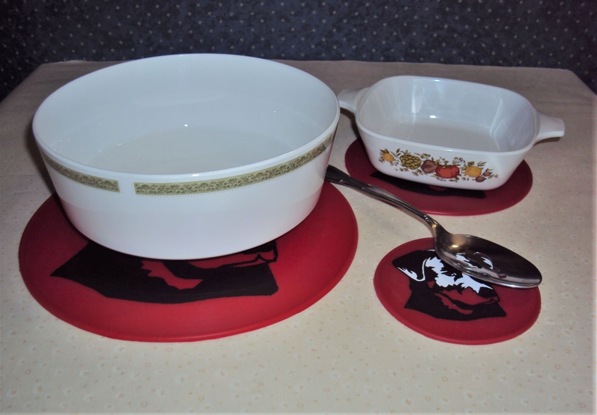 Red Black Labrador Nonslip Silicone Set Table Trivets, Table Placemats ...