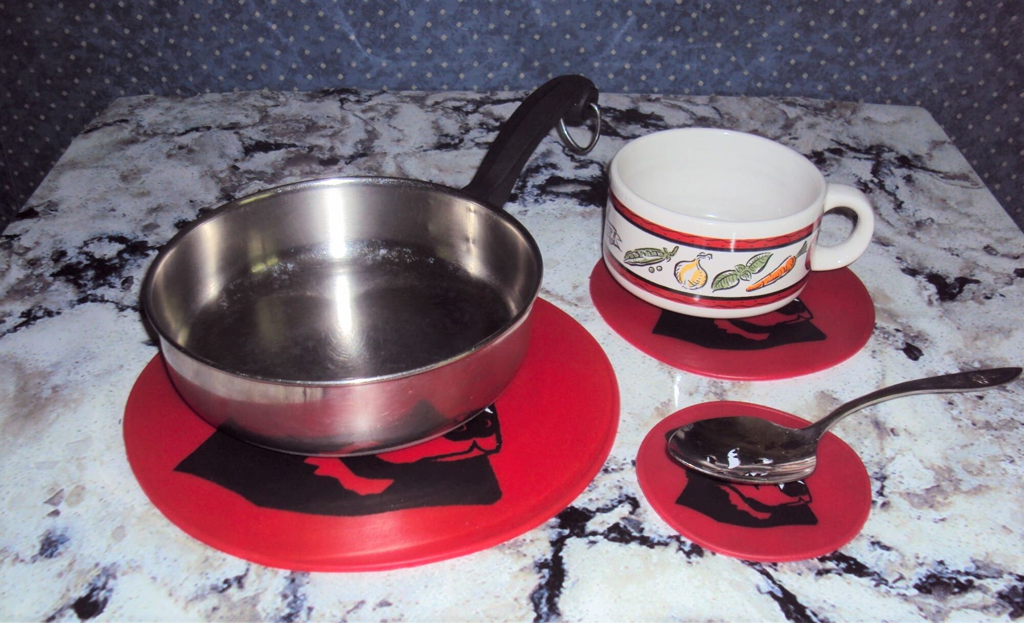 Red Black Labrador Nonslip Silicone Set Table Trivets, Table Placemats ...