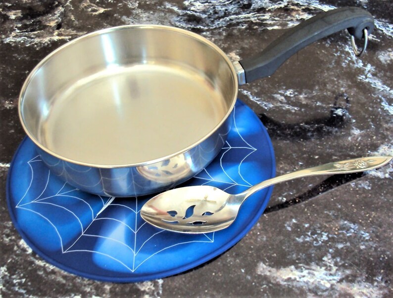 Multicolored Nonslip Silicone Blue Spider Table Trivet - Etsy