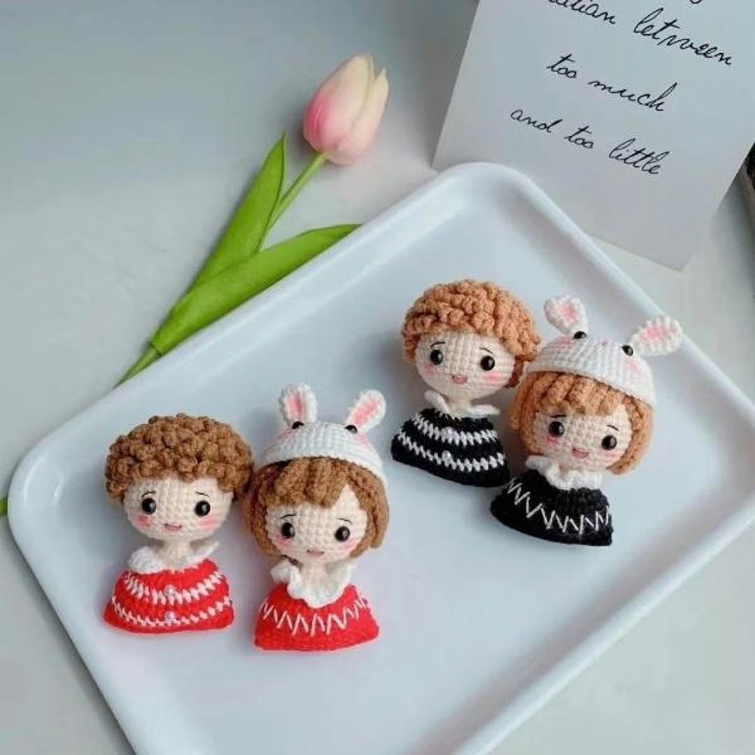 Mini Couple Keychain Crochet Patterns, Crochet Handmade Couple Keychain ...