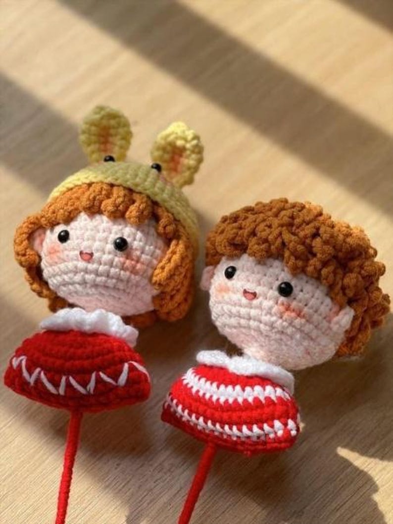 Mini Couple Keychain Crochet Patterns, Crochet Handmade Couple Keychain ...