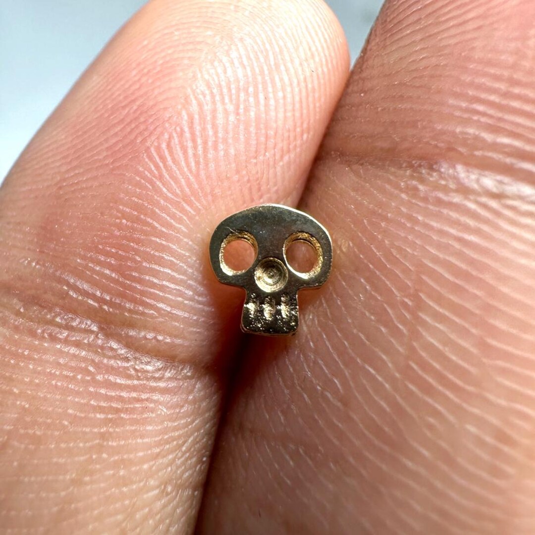 14K Solid Gold Internally Threaded Skull Flat Back Labret – Available ...