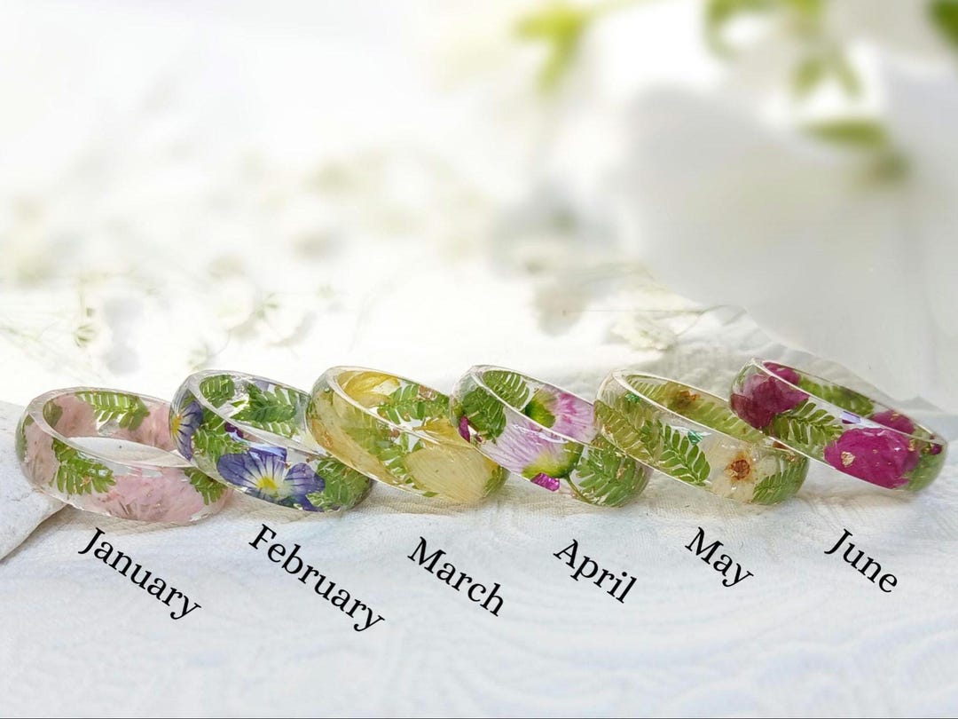 Real Flower Birth Month Ring: Gold Flake Fern Ring - Etsy