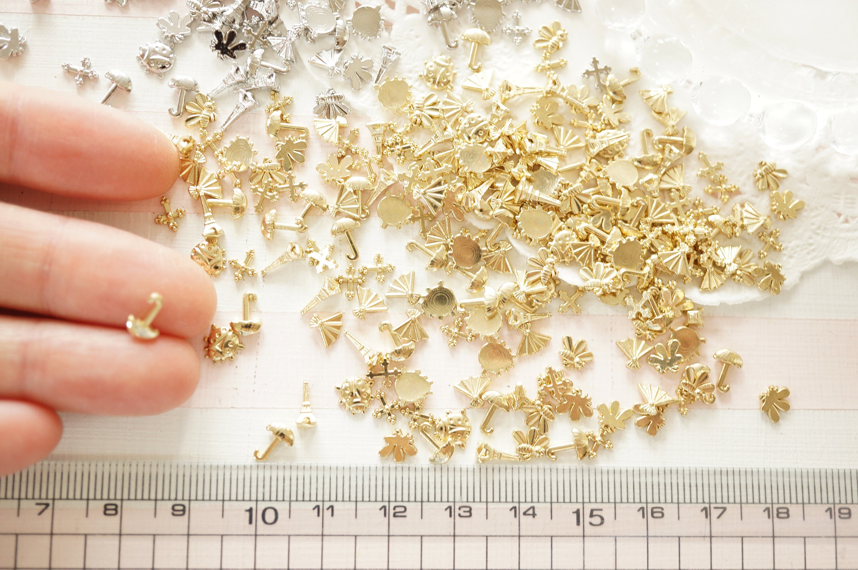 4-5g Resin Inclusions / Inserts / Supplies 3-7mm Mixed - Etsy