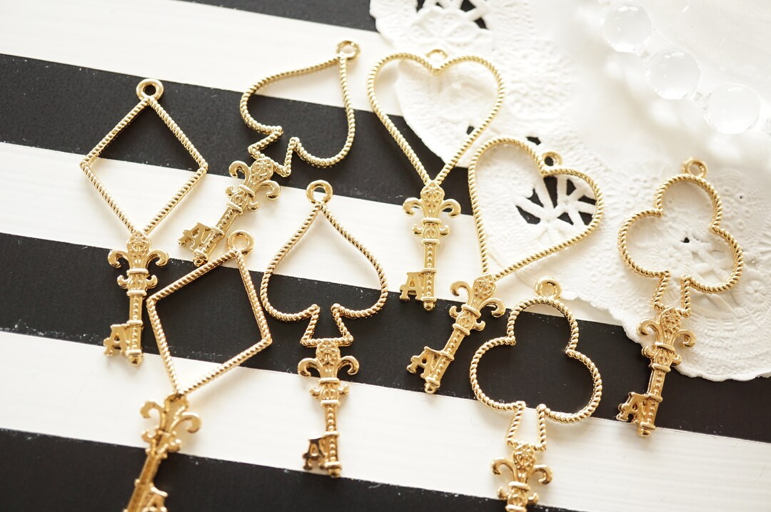 8 Pcs Open Bezel Key Charm (20mm45mm) Alice in Wonderland Theme Playing ...