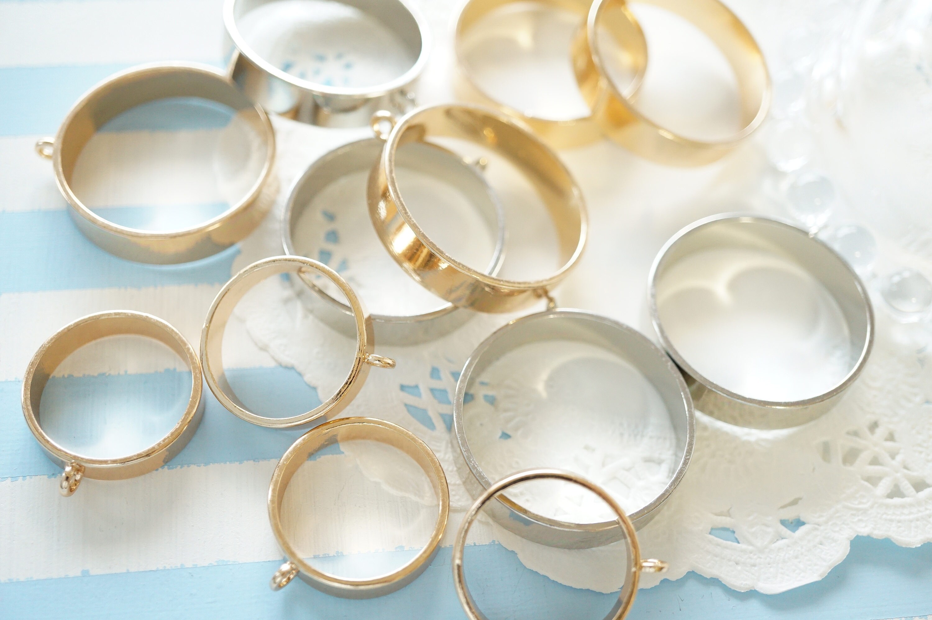 2 Pcs Open Back Bezel Charms / Thick / Simple Round 25-35mm - Etsy