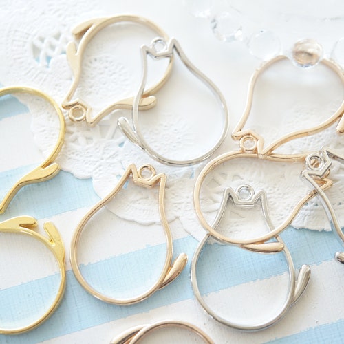 4 Pcs Open Back Bezel Charms /cat With Crescent Moon - Etsy