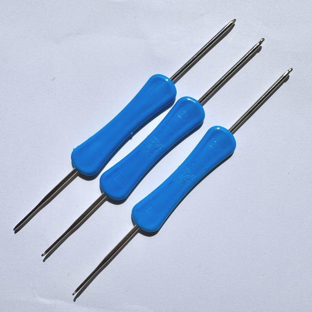 Knot Remover/thread Puller. Crochet Hook With 2 Sizes of Ends. 1/0 & 2/ ...
