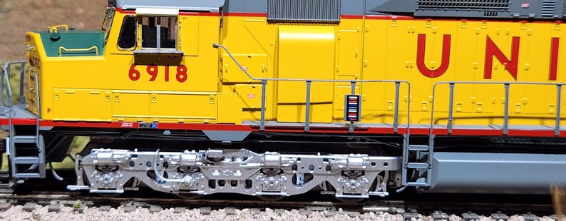 New Ho Scale DDA40X Union Pacific 6918 Athearn Genesis Locomotive DCC ...