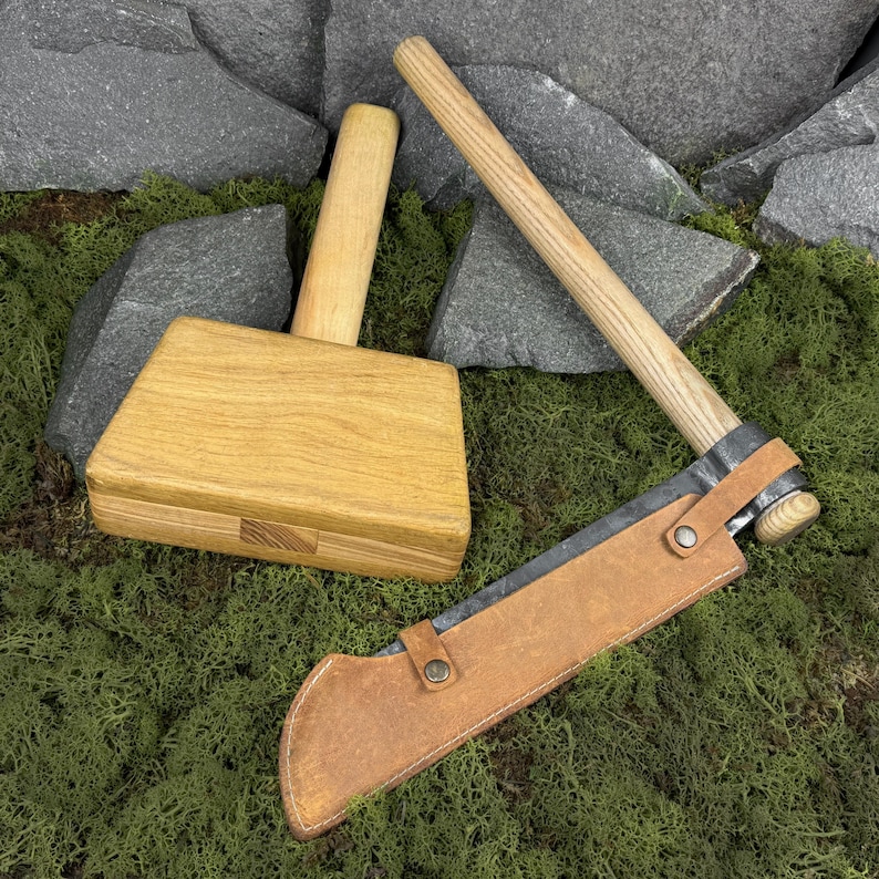 Splitting Froe and Wooden Mallet With Leather Case. Set for Splitting ...