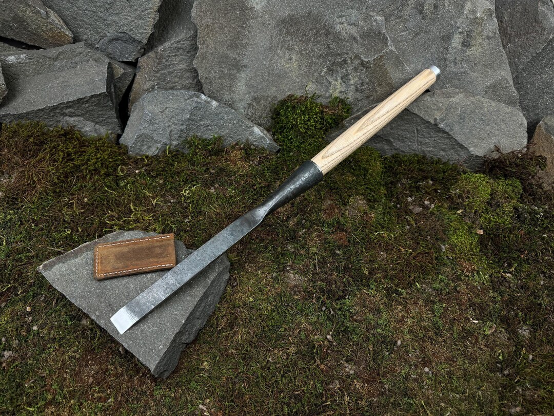 Framing Timber Chisel With Leather Case. Carpenters Slick Chisel ...