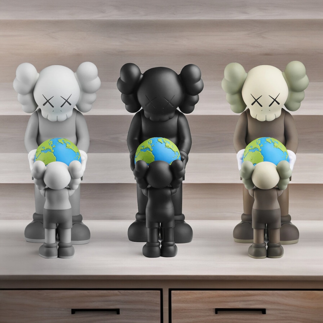 Replica KAWS the Promise Figures Decorative KAWS Statue Bearbrick Style ...