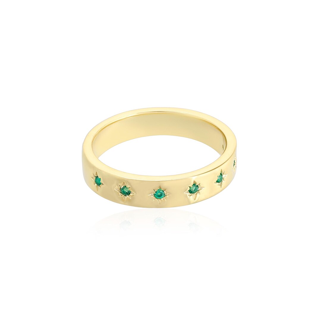 Anillo de plata de ley con esmeralda y engaste de estrella. Delicada ...