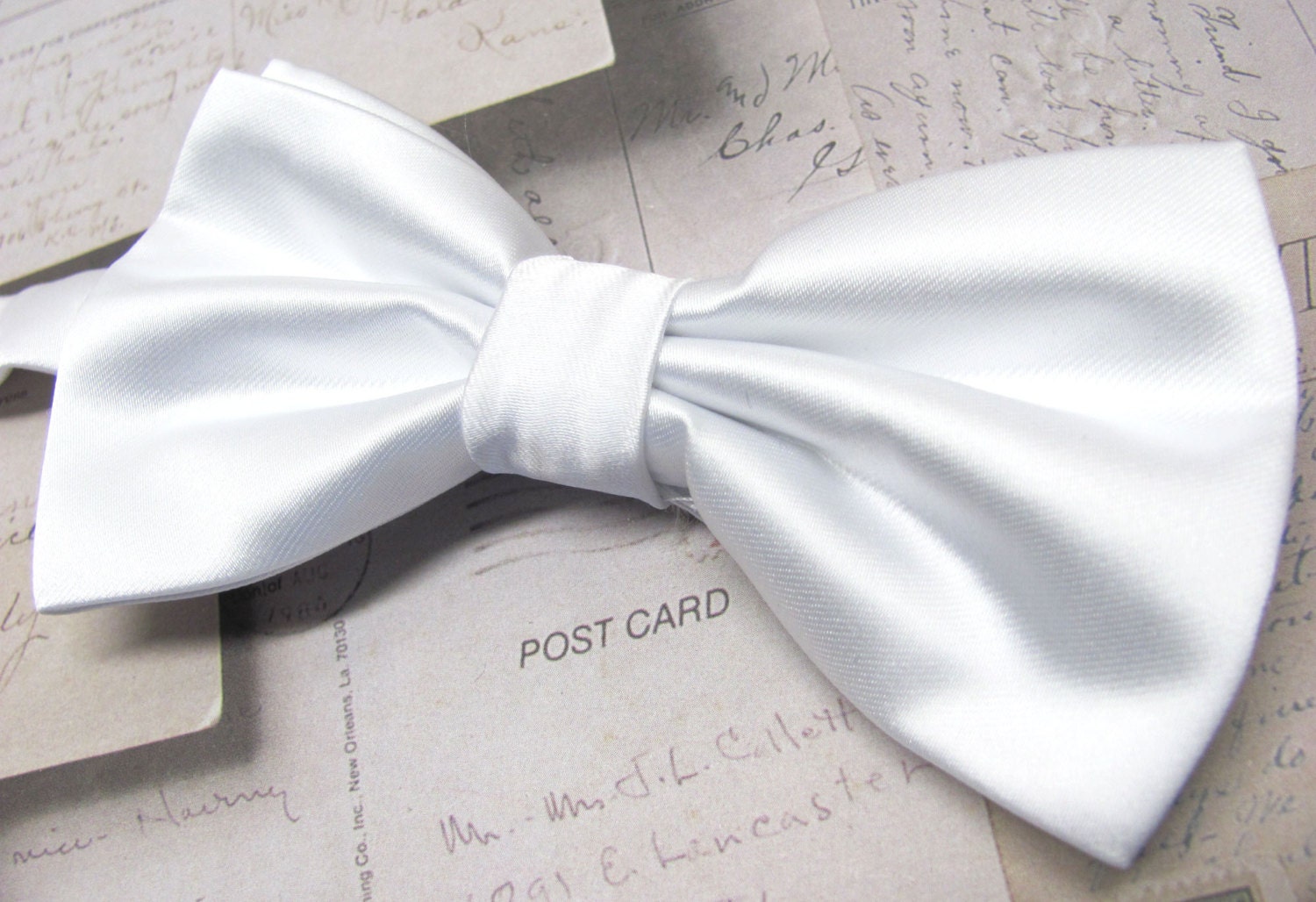Mens Bowtie. White Bowties. White Bow Tie With Matching Pocket Square ...