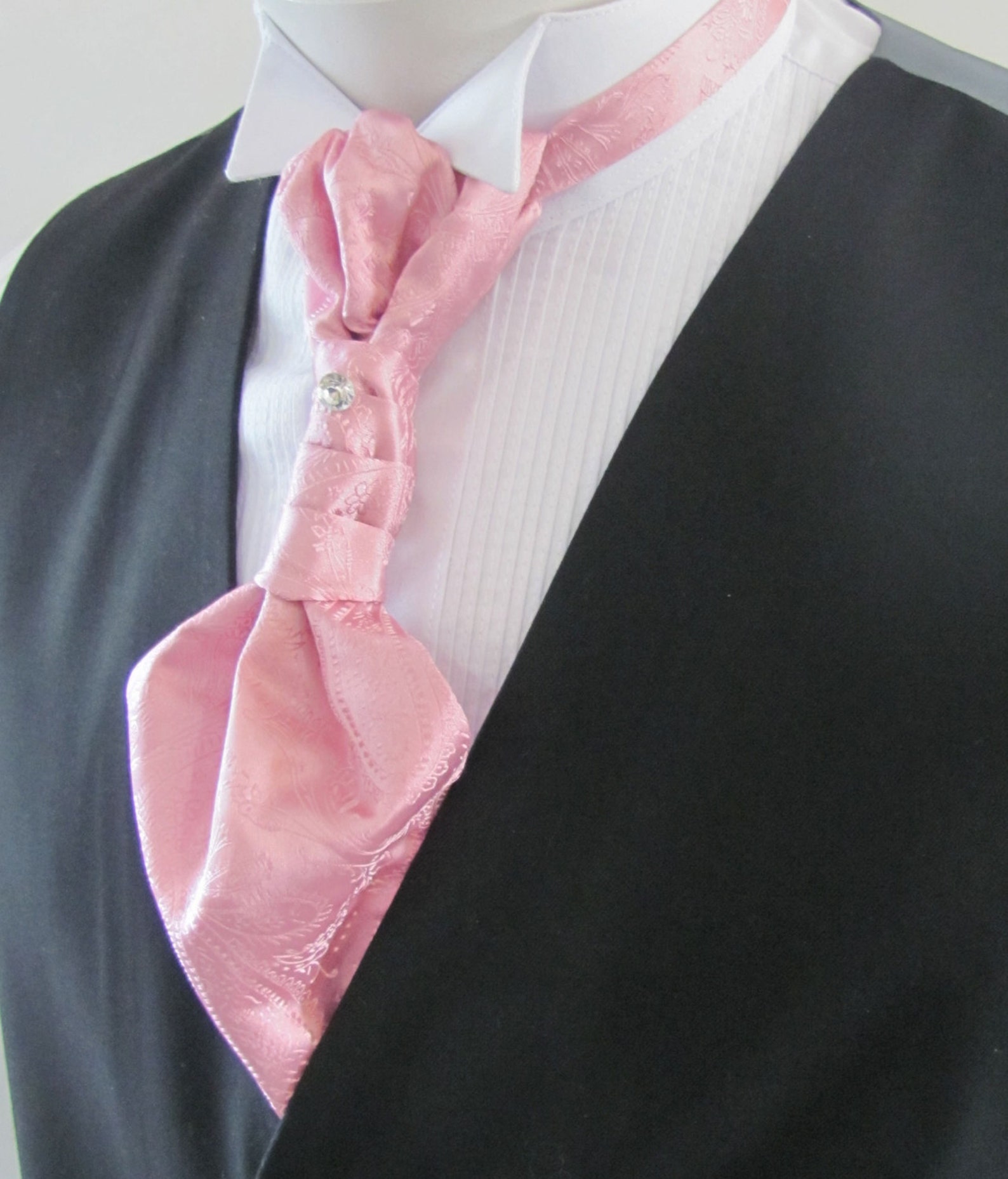 Mens Pink Paisley Ascot Cravat Pre Tied Mens Ascot With Crystal Stick ...