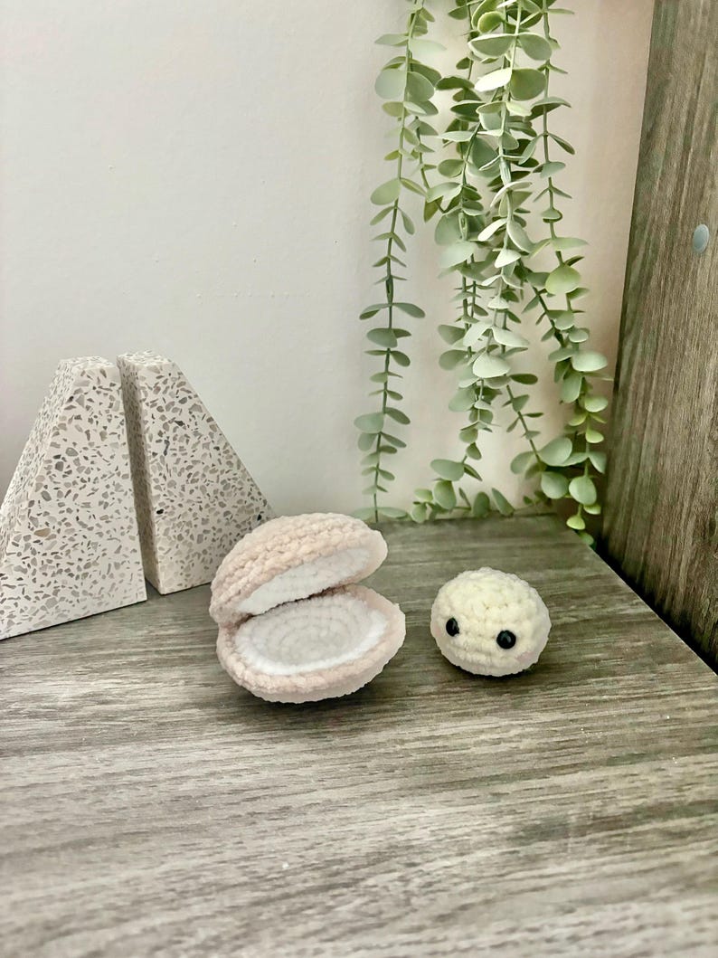 Beginner-friendly Clam Crochet Pattern DIY Adorable Amigurumi Plush Toy ...