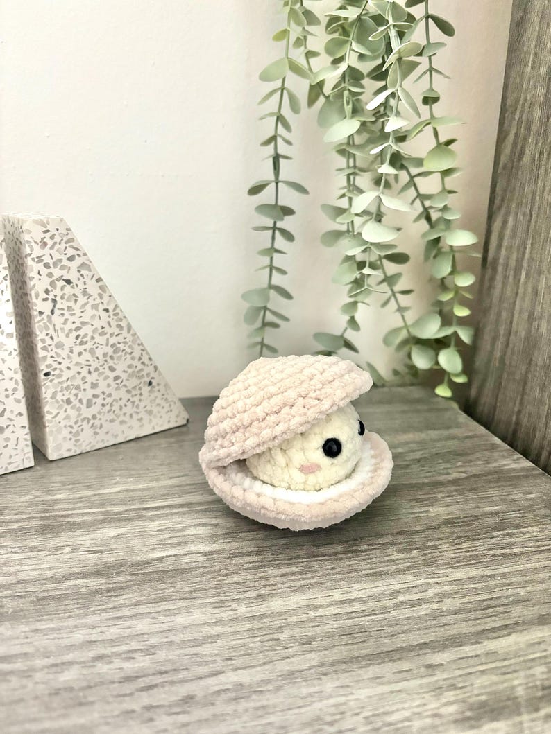 Beginner-friendly Clam Crochet Pattern DIY Adorable Amigurumi Plush Toy ...