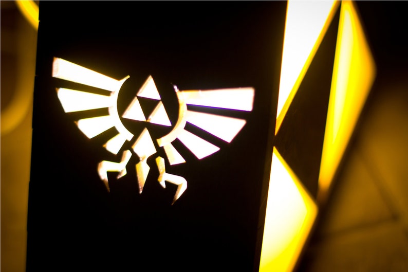 Zelda Triforce Lamp MINI - HYRULE LOGO - Etsy