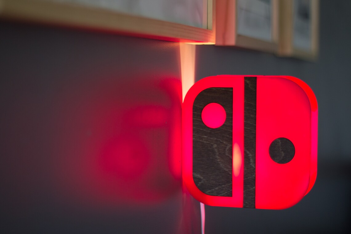 Nintendo Switch Lamp - End Table, or Wall Mountable - Etsy UK