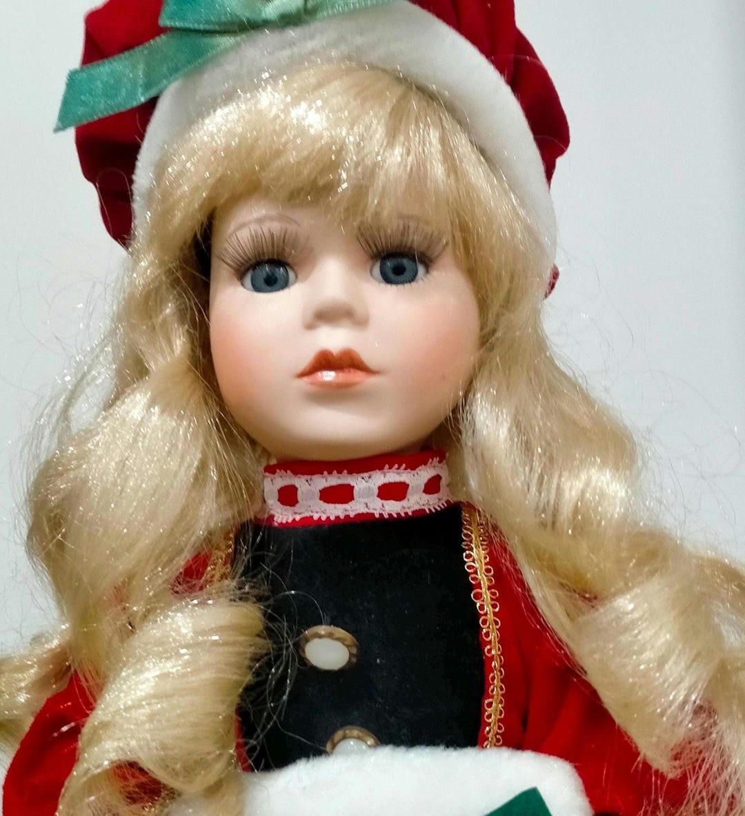 Vintage, Porcelain Doll.. "christmas Girl" Limited. on Stands 42 Cm ...