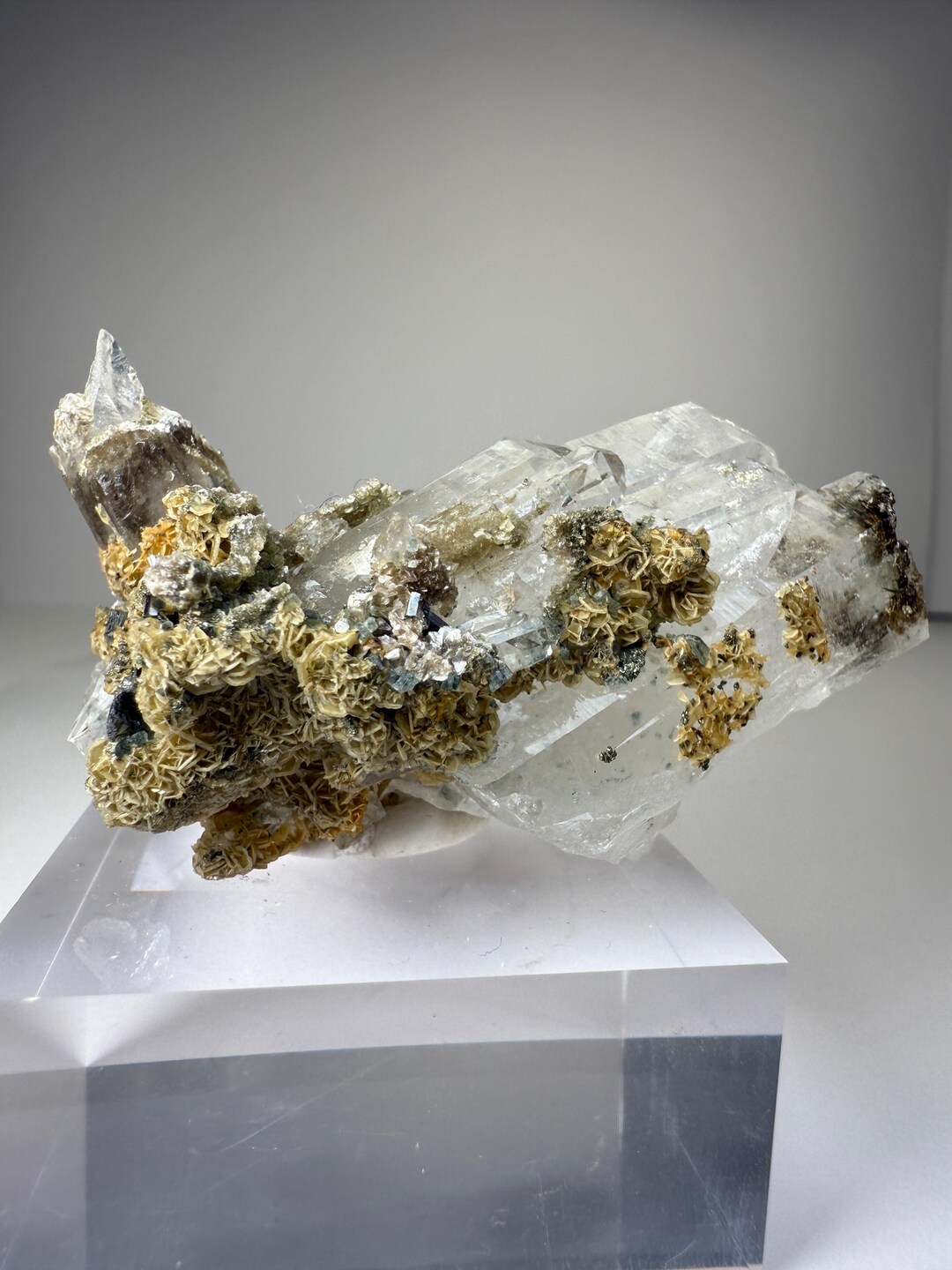 Quartz With Pyrite, Tourmaline, Apatite and Siderite Specimen Crystal ...