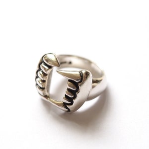 Silver Fangs Ring | Etsy
