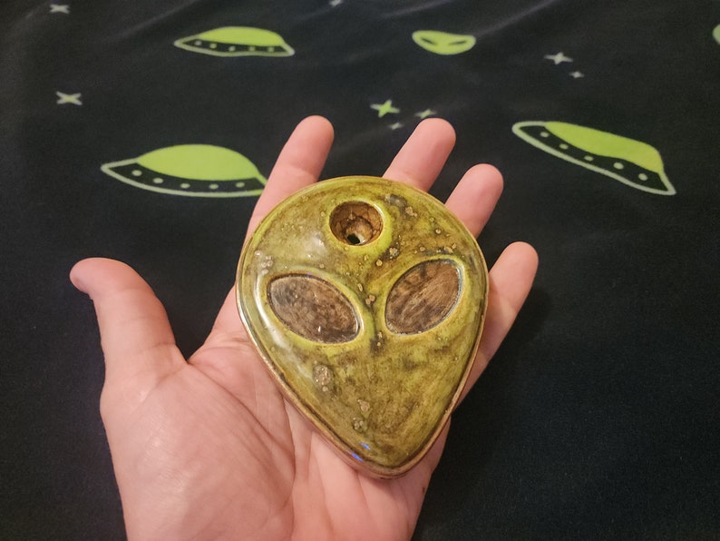 Swamp Gas Alien Pipe - Etsy