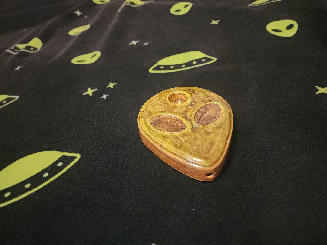 Swamp Gas Alien Pipe - Etsy