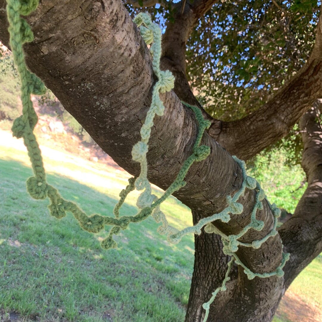 Crochet Green Leaf Vine Garland: Acrylic Yarn Home Decor - Etsy