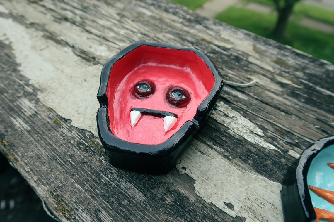 Vampire Coffin Ashtray - Etsy