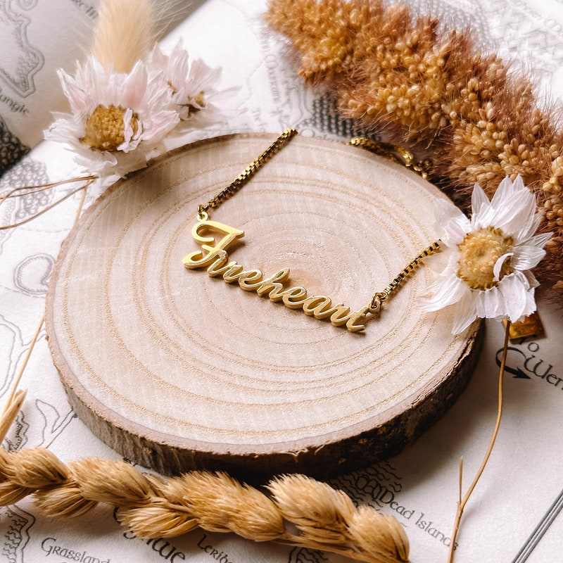 Sarah Name Necklace - Etsy