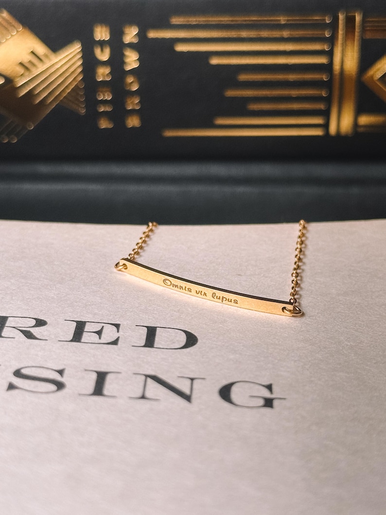 Red Rising "omnis Vir Lupus" Bookish Merch Jewellery - Etsy