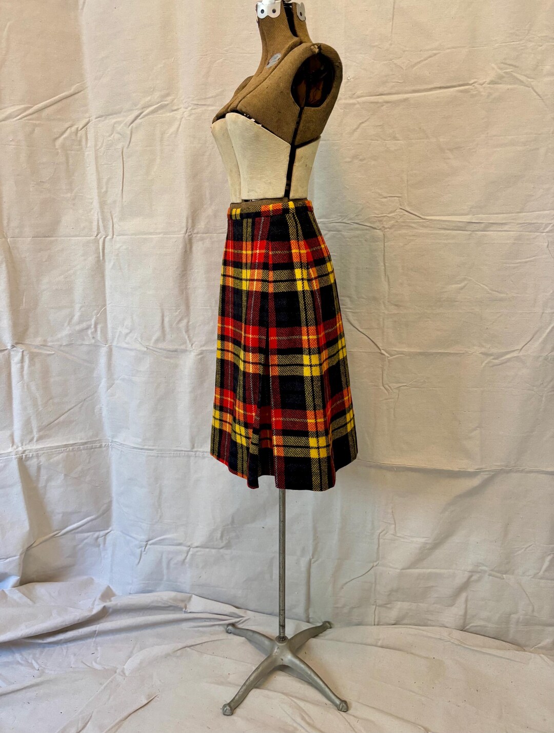 Vintage Mod 60s Marcia Brady Style Plaid Wool Skirt by Junior House ...