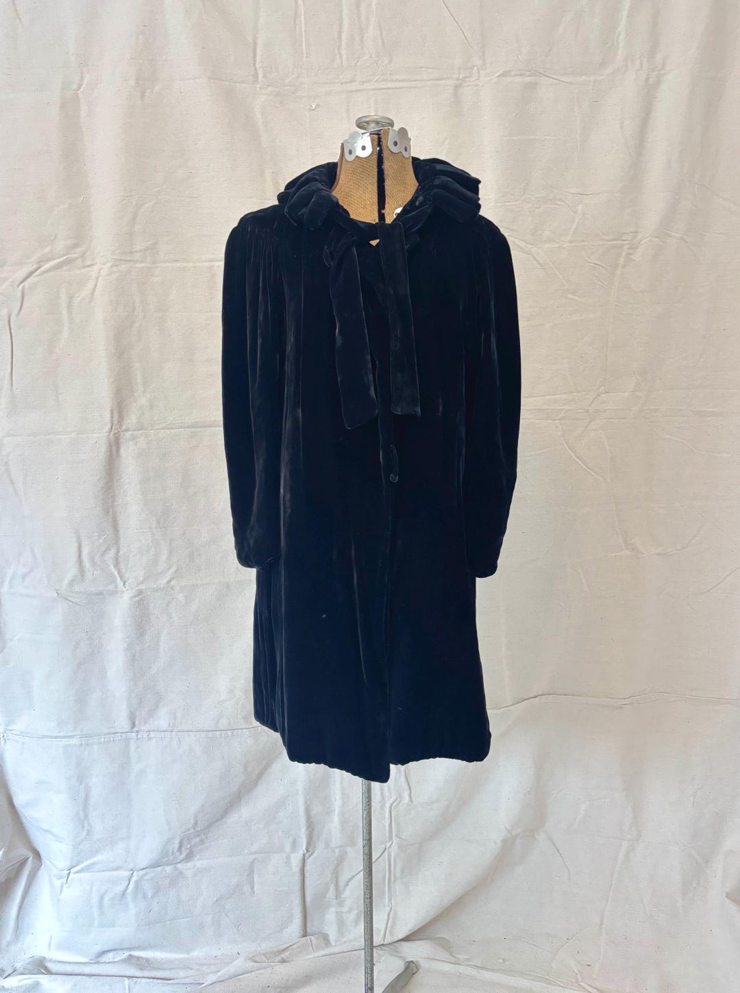 Vintage 30s Inky Black Silk Velvet Opera Coat Ruffled Collar by NRA ...