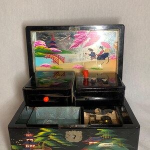 Mid Century Handmade Japanese Black Laquer & Abalone Inlay Mt Fuji ...