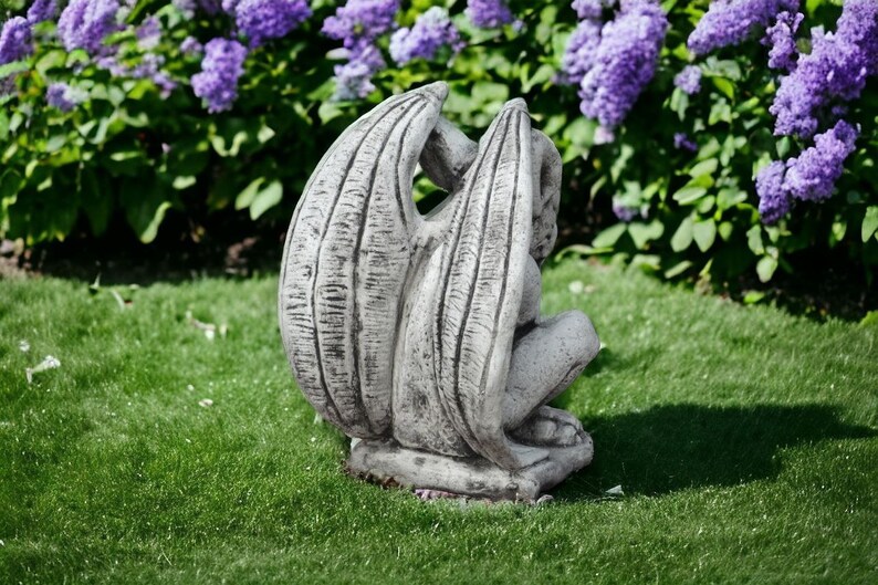 Sitting Gargoyle Statue, Stone Figure, Detailed Gargoyle Sculpture ...