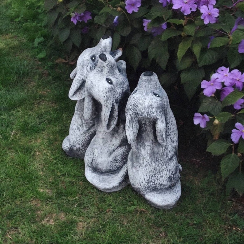 Sitting Wolves Statue, Three Wolves Figure, Wild Wolf Sculpture ...