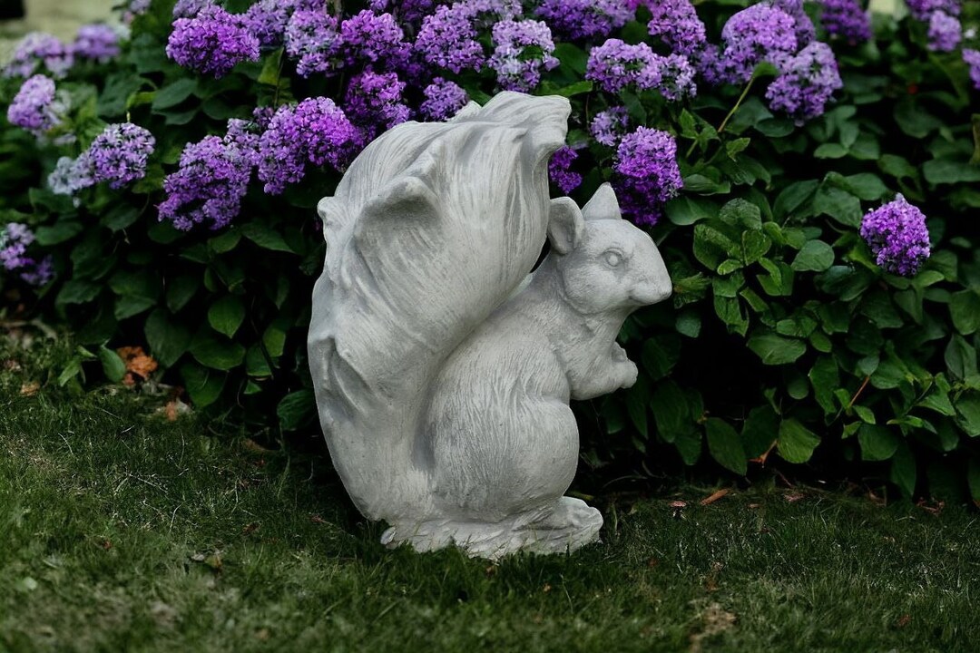 Realistic Squirrel Statue, Bushy Tail Squirrel Figure, Wild Forest ...
