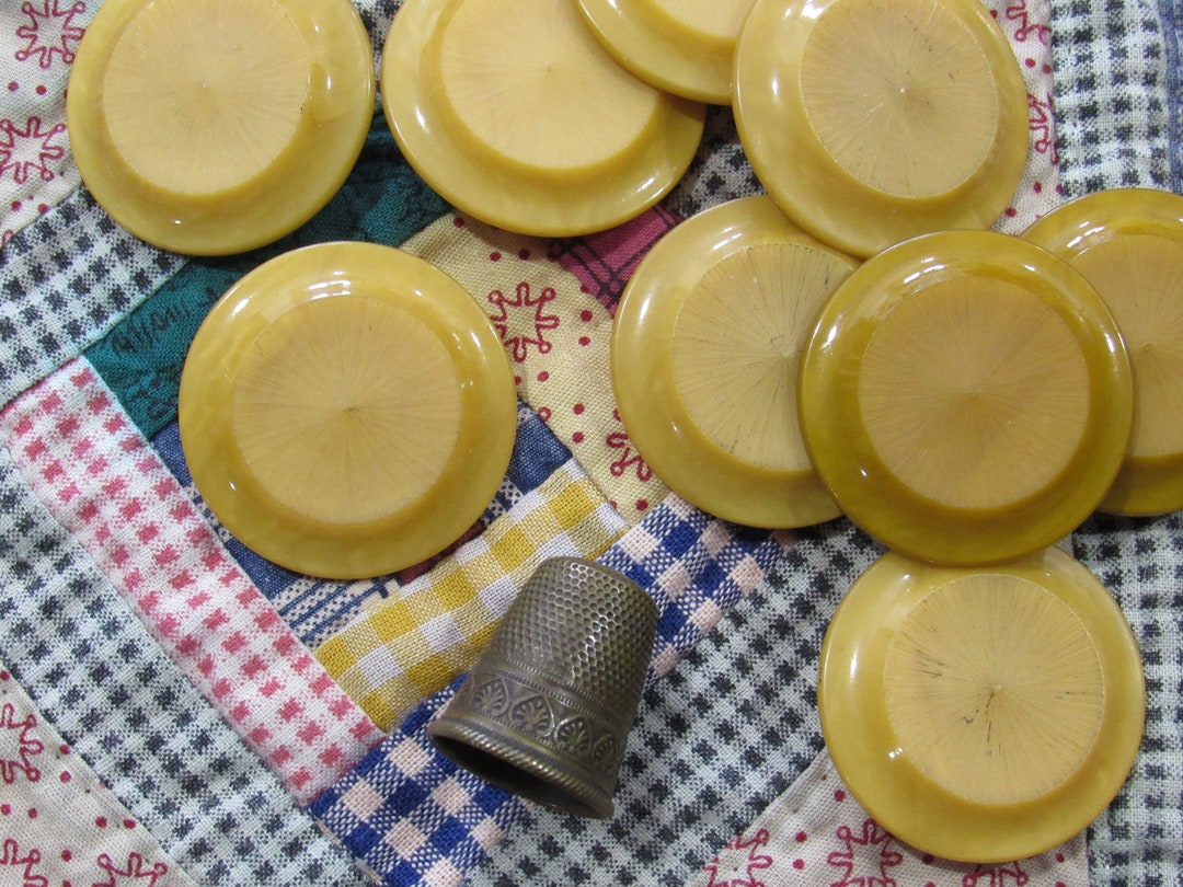 9 Vintage Bakelite Buttons BUTTERSCOTCH Inverted Saucer Buttons 1-3/8 ...